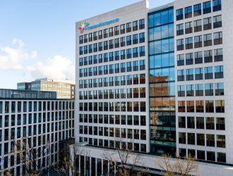 FrieslandCampina signs agreement to issue 400 million euro and 100 million dollar in privately ...