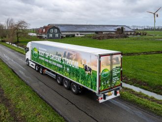 Campina neemt eerste gekoelde elektrische vrachtwagen op boerenstroom in gebruik